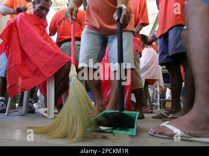 Maximum security inmates from the National Penitentiary have their ...