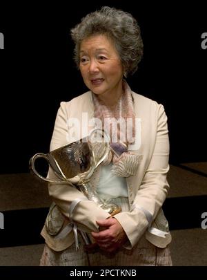 Former Governor General of Canada Adrienne Clarkson (1st R), member of ...