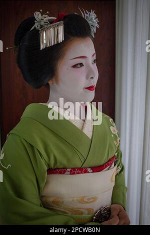 Fukukimi,'maiko' (geisha apprentice) from Ishihatsu okiya (house of ...