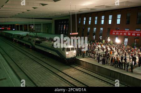 The Tanggula Pass Station of Qinghai-Tibet railway, Tibet Autonomous ...
