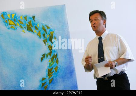 Alain Rossier, CEO Skyguide, haelt eine Ansprache, am Samstag, 1. Juli ...