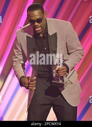 LEBRON JAMES 2006 BET AWARDS SHRINE AUDITORIUM DOWNTOWN LOS ANGELES USA ...