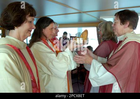 US Jane Via, Swiss Monika Wyss, and German Regina Nicolosi, from left ...