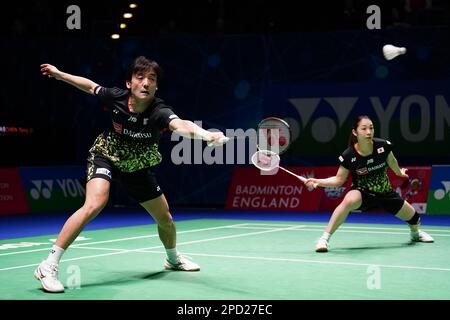 Chen Tang Jie, left, and Toh Ee Wei, of Malaysia, pose on the podium ...
