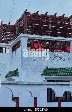 Moroccan hostel from the outside Stock Photo - Alamy