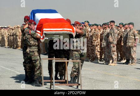 A French soldier with the International Security Assistance Force (ISAF ...