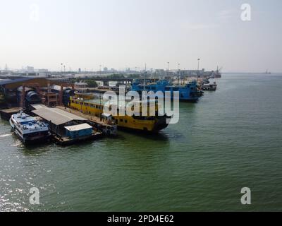 Yellow roro ferry arrive the jetty at Butterworth Stock Photo - Alamy