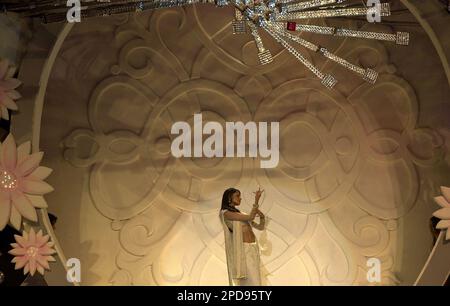 Miss India Universe 2006 Neha Kapoor performs before she was crowned in ...