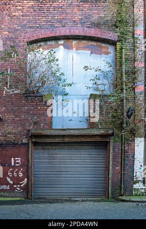 Liverpool Dockland warehouse elevation Stock Photo - Alamy