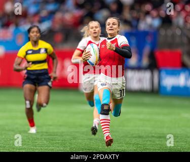 Jasmine Joyce of Great Britain in action, challenged by Sarah Levy of ...