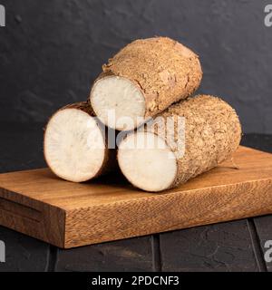 Fresh organic cassava (mandioca) - Manihot esculenta Stock Photo - Alamy