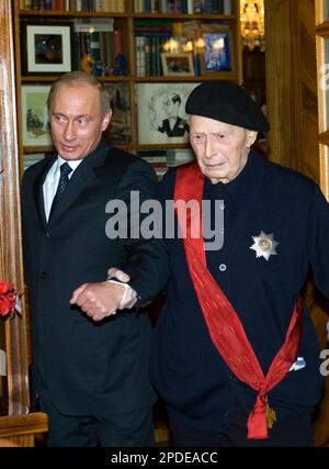 Russian President Vladimir Putin congratulates Roscosmos cosmonaut ...