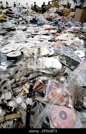 Burning Pirated Cds Stock Photo - Alamy