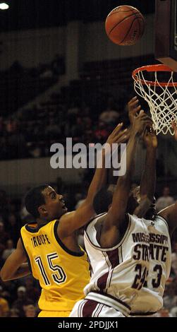 Mississippi State's Reginald Delk (24) floats to the goal during the ...