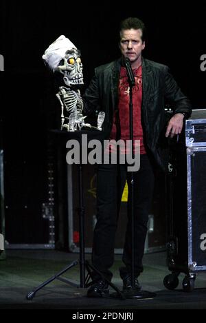 Jeff Dunham and 'Achmed the Dead Terrorist' Comedian ventiloquist Jeff ...