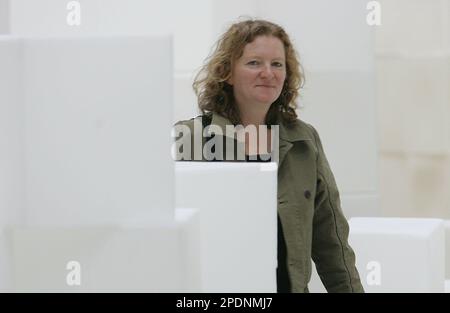 Embankment by Rachel Whiteread, Turbine Hall - Tate Modern Art Gallery ...