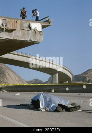 Freeway damage after Northridge earthquake in 1994 Stock Photo - Alamy