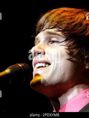 Eric Dill lead vocalist of the Boston based band The Click Five ...
