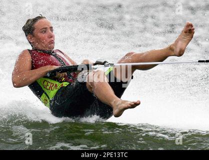 Wasserski, barfuss Sports Stock Photo - Alamy