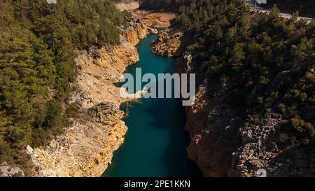 Stunning bird's-eye view of the Dimchai River and mountain ranges Stock ...