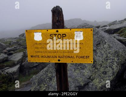 Highest wind speed sign on Mount Washington Observatory, Jackson, New ...