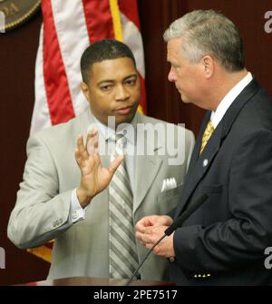 Rep. Chris Smith, D-Ft. Lauderdale, left, jokes with Rep. Kenneth ...