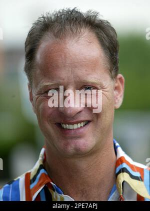 Der Schauspieler Tom Gerhardt posiert am Freitag, 26. Januar 2007, in Berlin in der Zentrale des ...