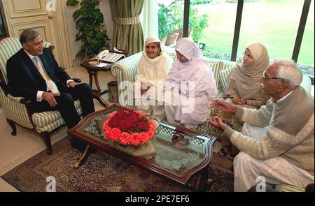 Family members of Malik Mohammad Javed, a Pakistani diplomat kidnapped ...