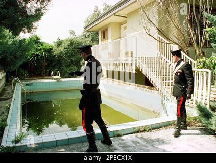Italian Carabinieri search the house of Mafia Boss Toto' Riina in this ...