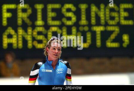 Daniela Anschuetz, Claudia Pechstein und Lucille Opitz, from right to ...