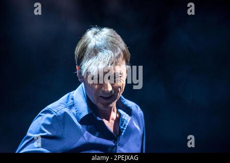 York, UK. 15th Mar, 2023. Brette Anderson, frontman of Suede, playing a ...