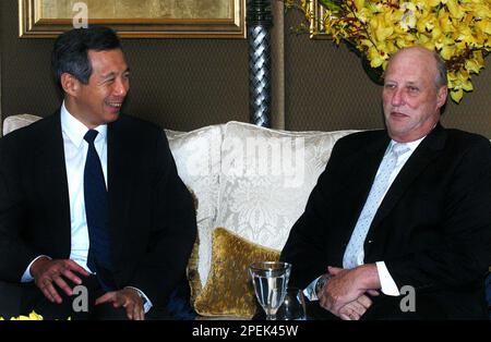 Lee Hsien Loong with his wife, Wong Ming Yang and elder daughter at the ...