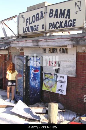 The Flora-Bama bar located on the Florida-Alabama border line Stock ...