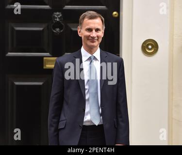 Chancellor of the Exchequer Jeremy Hunt leaves 11 Downing Street ...