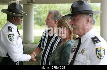 COMBAT From left to right: Rick Jason (as Lt. Hanley); Vic Morrow (as ...