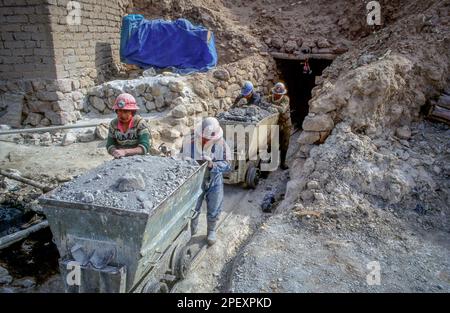 Bolivia, Potosi. Mineworkers in silvermine Stock Photo - Alamy