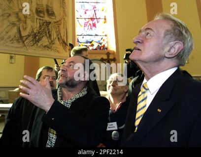 Der russlanddeutsche Kuenstler Nikolas Rode zeigt Bundespraesident ...