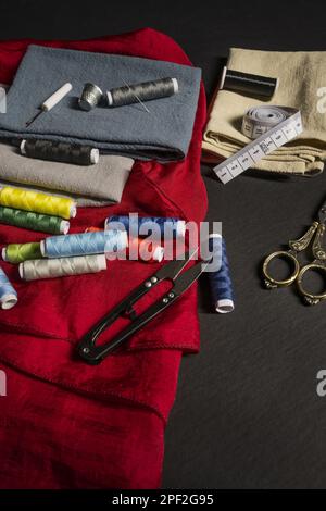 Metal objects for sewing: needles, thimbles, fasteners, buttons, hooks ...