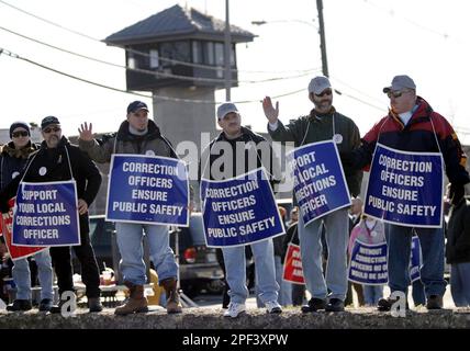 PRISON FARM, from left, Shirley Ross, Marjorie Main, John Howard, 1938 ...
