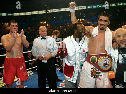 New light-heavyweight champion Mexican boxer Julio Cesar Gonzalez ...