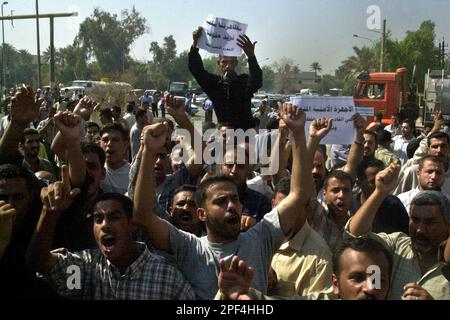traffic signs in baghdad iraq Stock Photo - Alamy