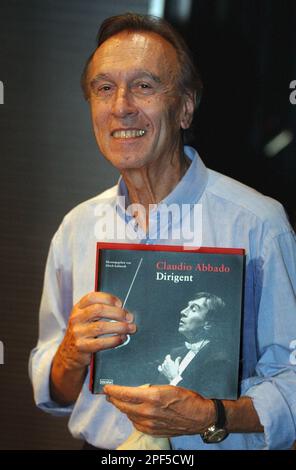 Italian conductor Claudio Abbado and the Berlin Philharmonic Orchestra ...