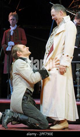 Guenter Franzmeier in der Rolle des Delamarche, Xaver Hutter als Rolle ...