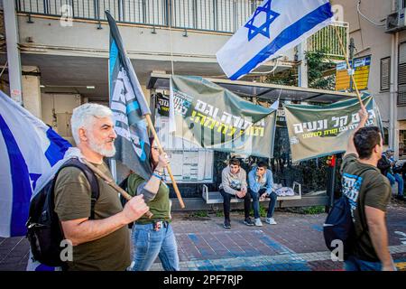 Bnei Brak, Israel. 16th Mar, 2023. Israeli reserve soldiers against the ...