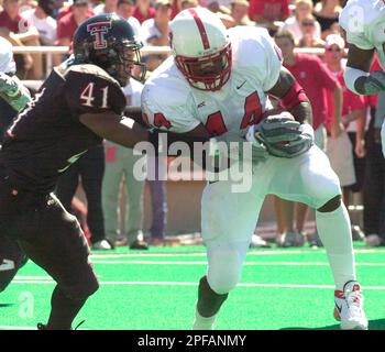 North Carolina States' T.A. McLendon (44) breaks away from Georgia Tech ...