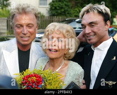 LENI RIEFENSTAHL FILM DIRECTOR (1945 Stock Photo - Alamy