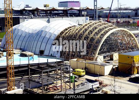 Expo 2000, Hanover. Japanese Pavilion. Architect: Shigeru Ban Stock ...