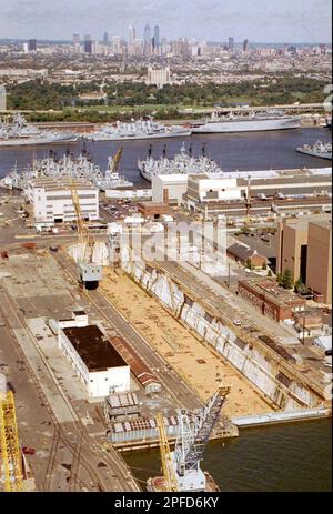 Philadelphia Naval Shipyard view in 1921 Stock Photo - Alamy