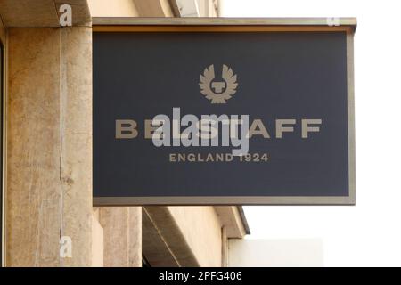 Belstaff / Logo / Modeunternehmen / Label / Sign Stock Photo - Alamy
