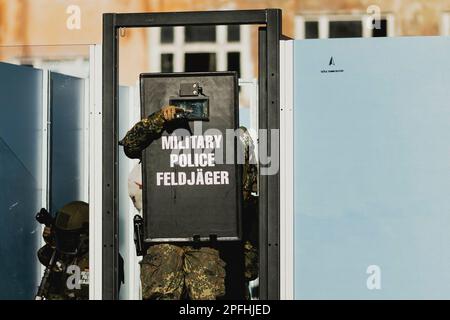 Grinding Angle, Deutschland. 16th Mar, 2023. Feldjaeger soldier ...